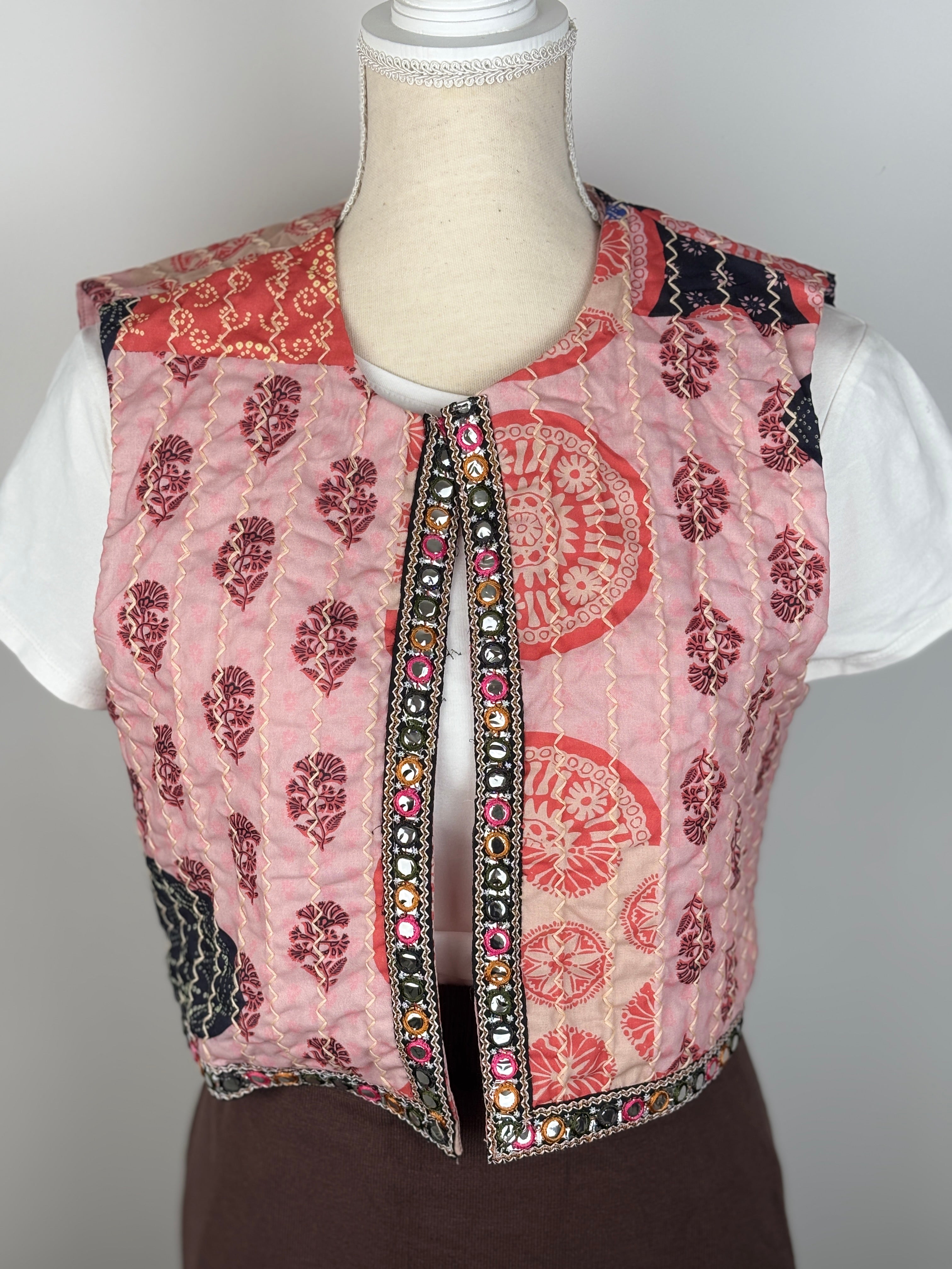 Chaleco Étnico rosa – Silvia Arango